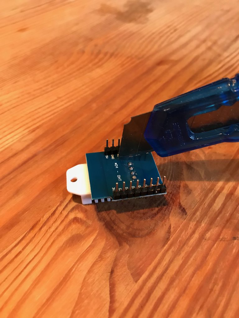 Fixing the Wemos D1 Mini DHT22 Shield | tail -f ZS64.log